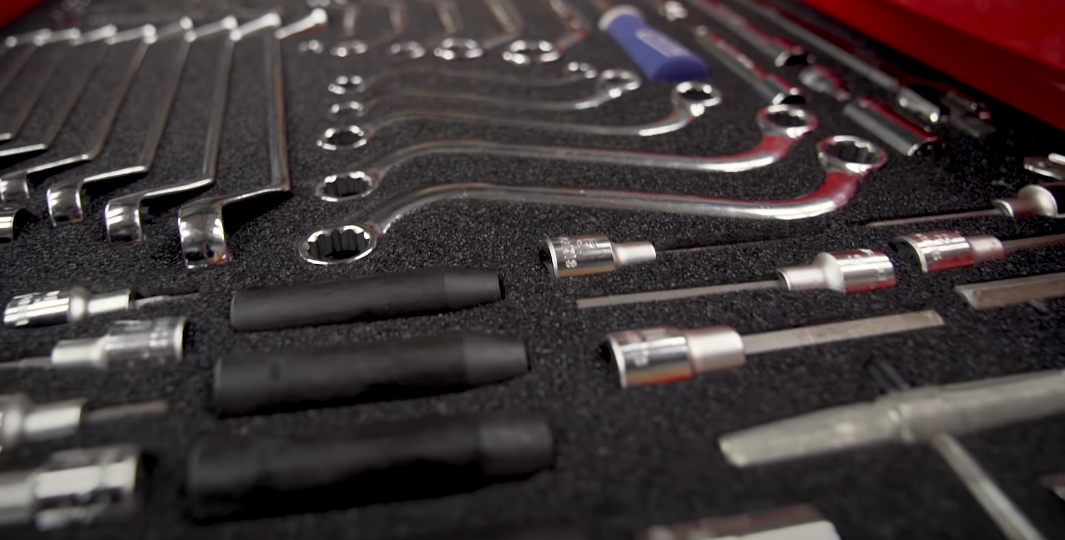 How to Organize Power Tools with a Toolbox and Shelves? - Toolboxwiki